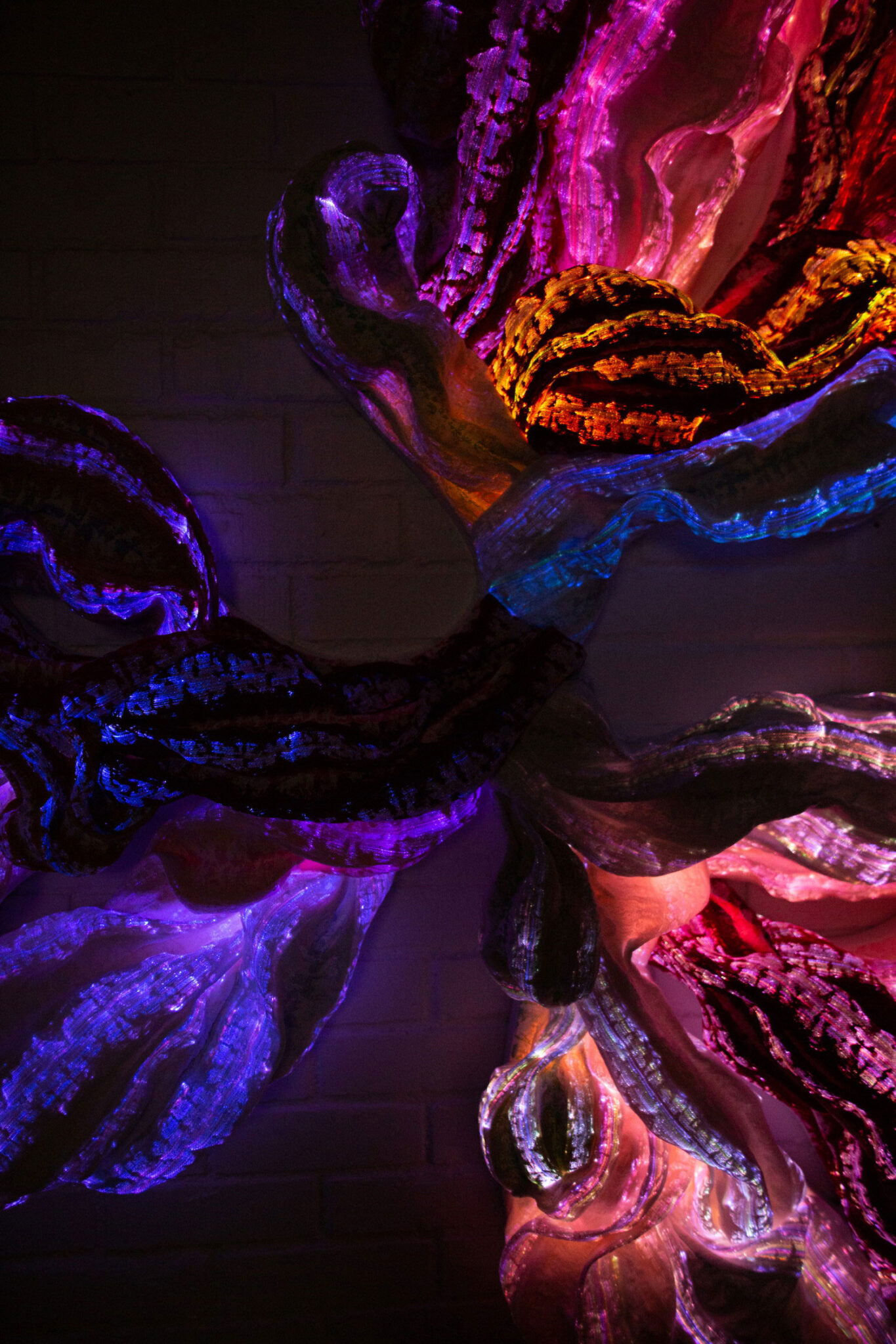 Creacion Hibrida | MALIN BOBECK TADAA: ARTE TEXTIL DEL HILO AL TOKEN