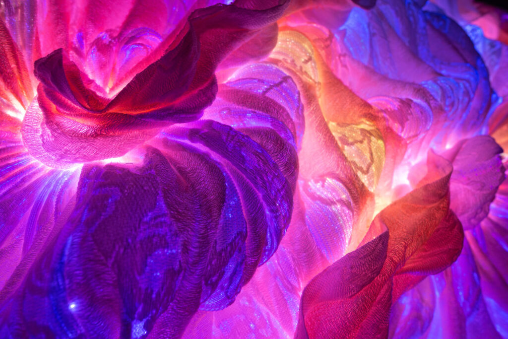 Creacion Hibrida | MALIN BOBECK TADAA: ARTE TEXTIL DEL HILO AL TOKEN