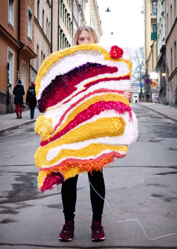 Creacion Hibrida | MALIN BOBECK TADAA: ARTE TEXTIL DEL HILO AL TOKEN